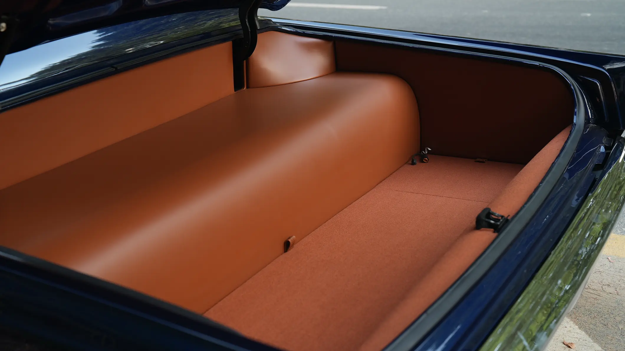 KAM Car Vintage | 1966 Lincoln Continental – Suicide Doors
